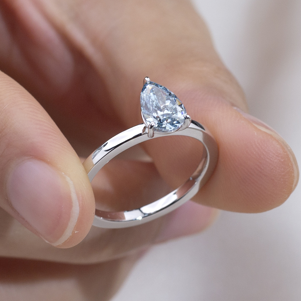 How to Choose the Best Blue Diamond Ring: A Complete Buying Guide