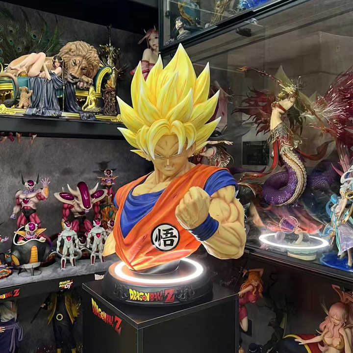 Customized Life Size Goku Fiberglass Statue for Collection