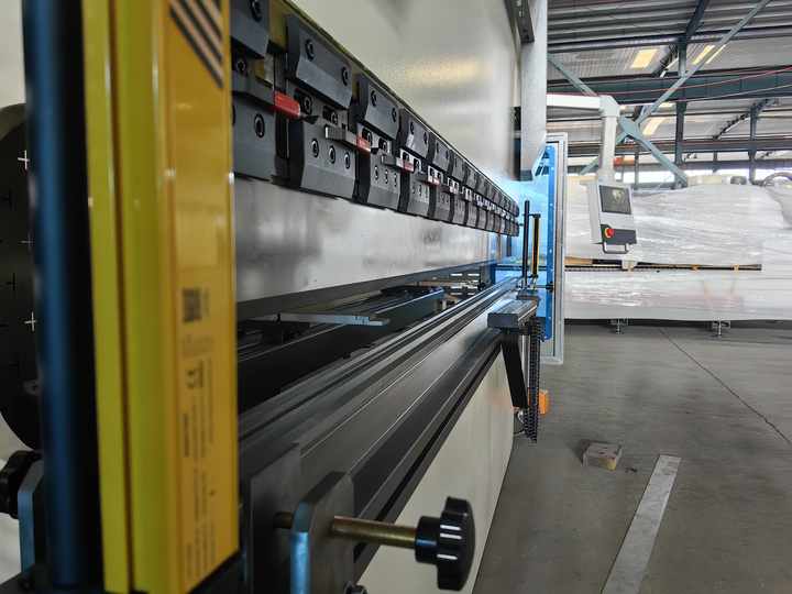 E310 125Ton3200 6mm Stainless Steel Sheet Bending Machine Cnc Servo Press Brake for Steel ...