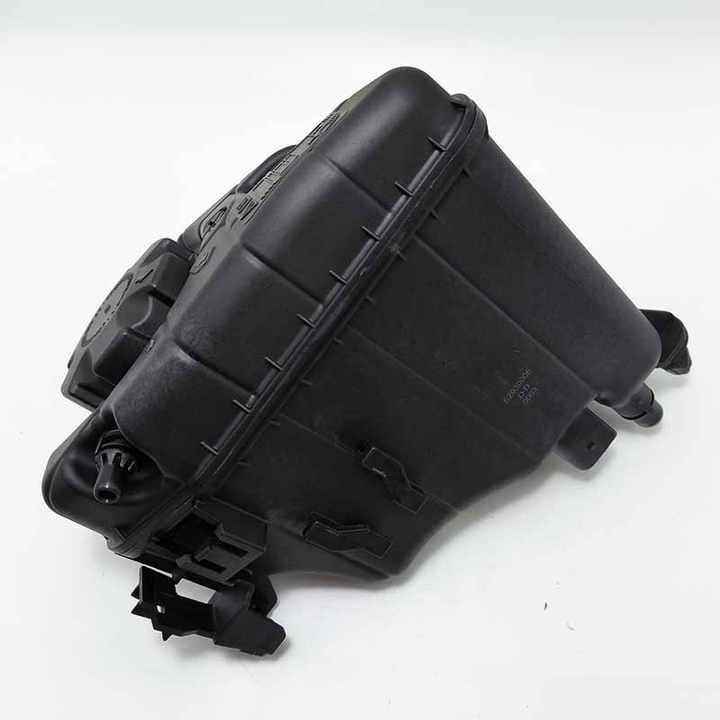 OE 17138610656 17139487210 Auto Spare Parts Engine Radiator Coolant ...