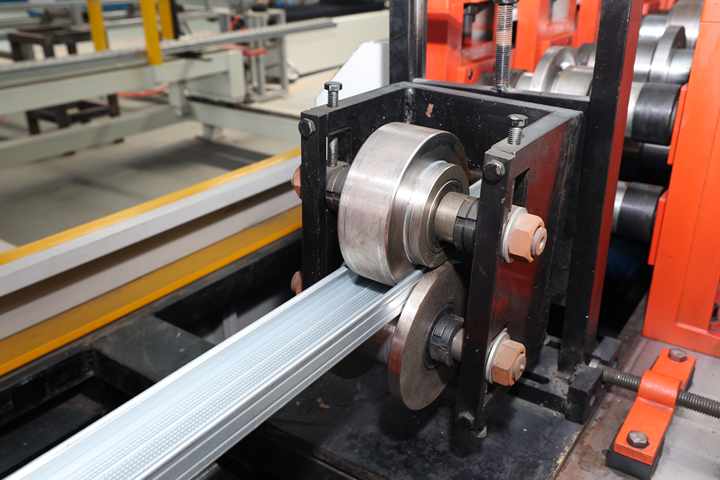 Cold-Formed Light Gauge Steel Purlins Cee Section Roll Former ...