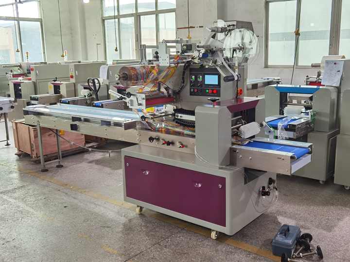 3 Servo Motor Pillow Packaging Machine - Automatic & Efficient