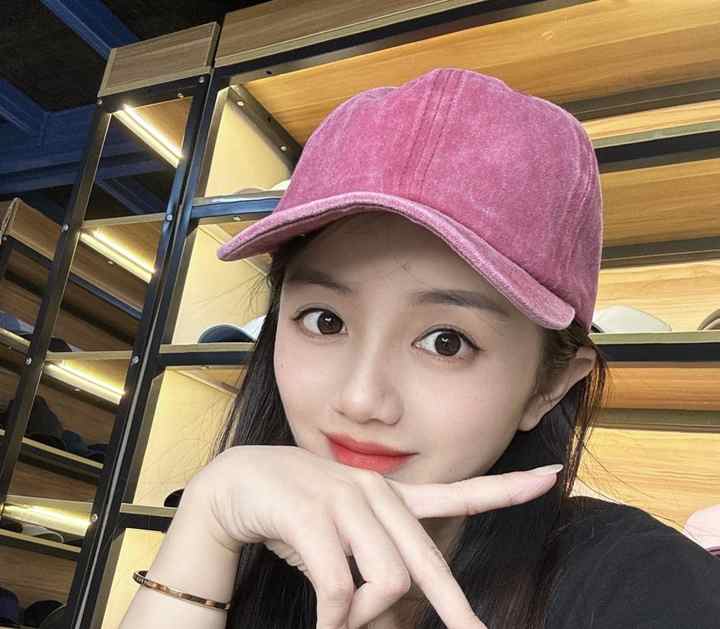 European and American Solid Color Curved Cornice Hats High-Soft ...