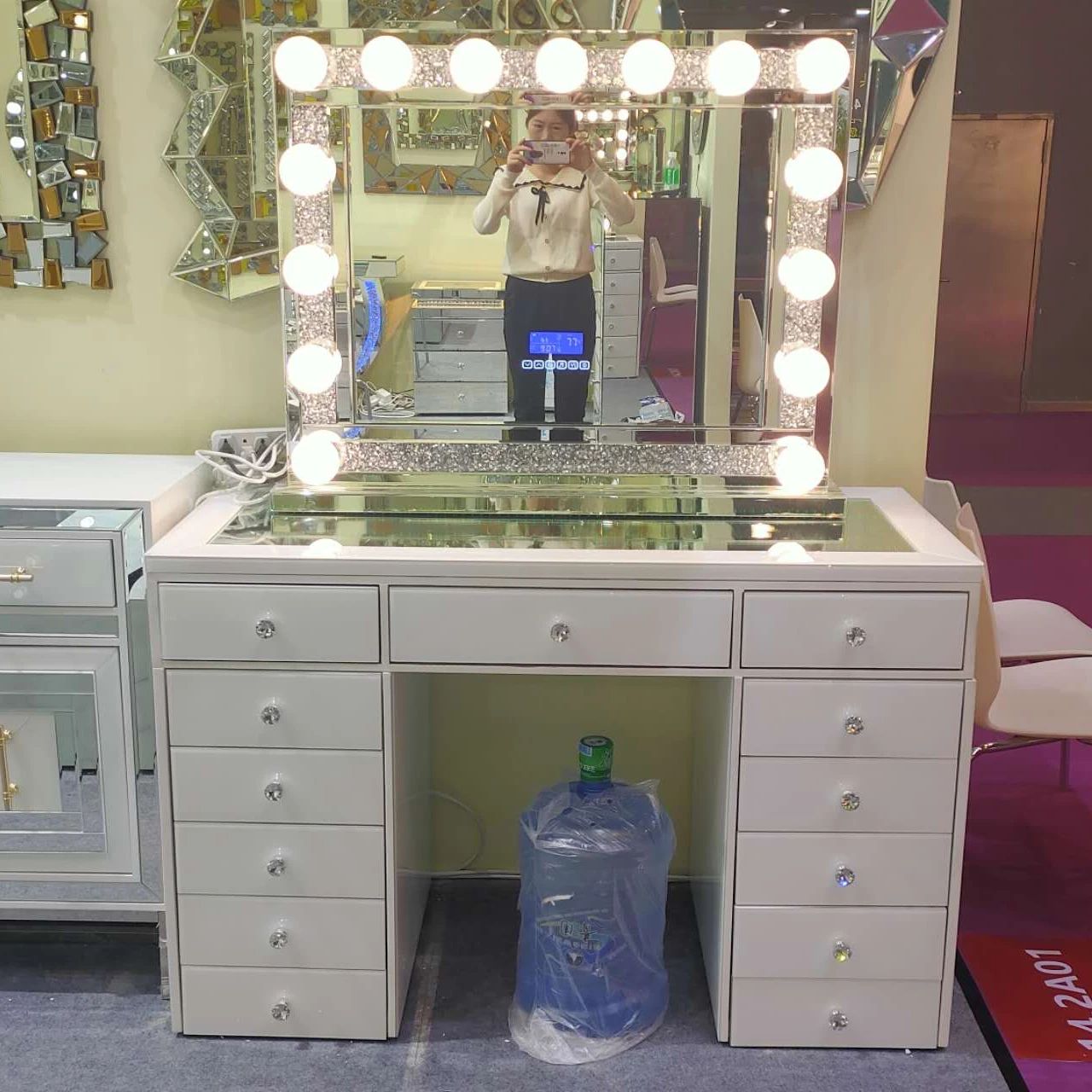 Venetian dressing table store