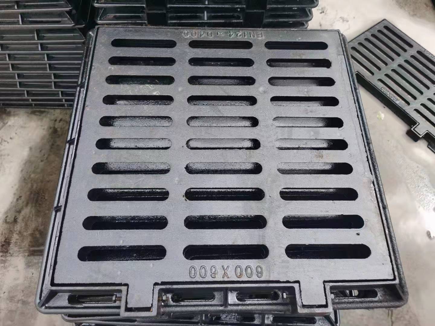 Innovative Solutions for manhole cover and road grating in Roadway ...