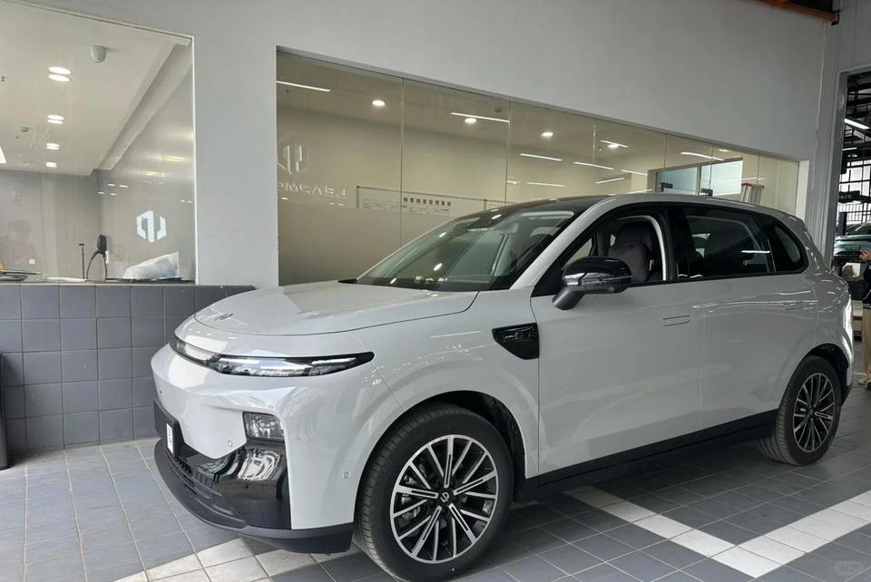 2026 Pure Electric Leapmotor B10 Model 600 Deluxe Version Intelligent ...