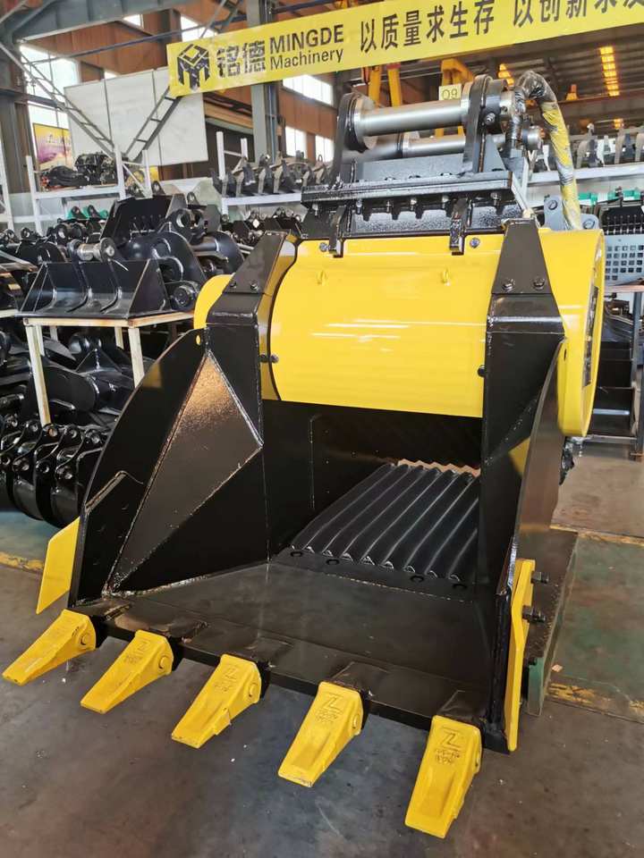 Reverse Function Hydraulic Crusher Bucket Excavator Rock Stone Crushing ...