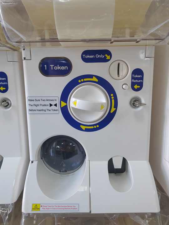 Japan Gachapon Machine - Customizable Token Operated Vending