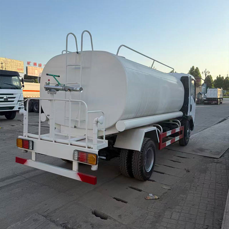 SINOTRUCK Used 42-Gallon Water Tank Truck Euro 2 Emission Manual ...