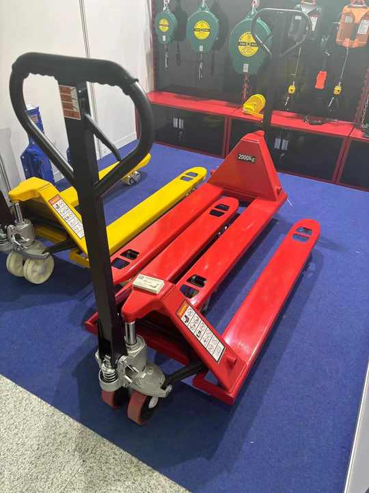 High Load Capacity Hand Pallet Jack with Retractable Lip for Versatile ...