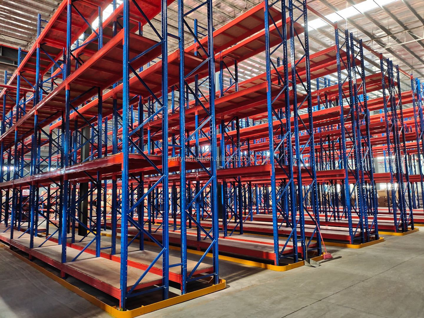 Efficient Storage Solutions with Durable selective pallets rack storage ...