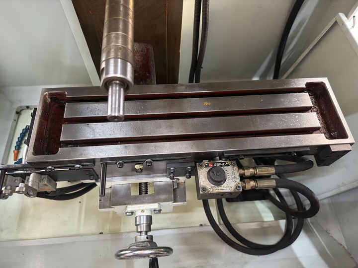 KS-216A Hydraulic Horizontal Milling Machine for Light Industrial Tool ...