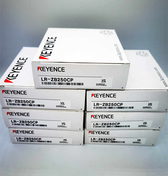 KEYENCE LR-ZB250CP Laser Sensor - Reliable Distance Measurement