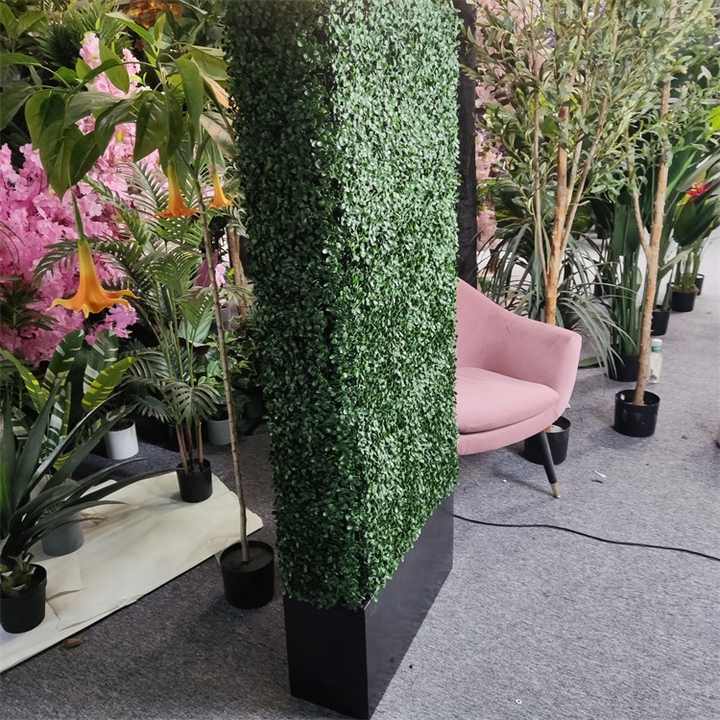 Landscaping Screen - Fake Privacy Plants & Boxwood Hedges