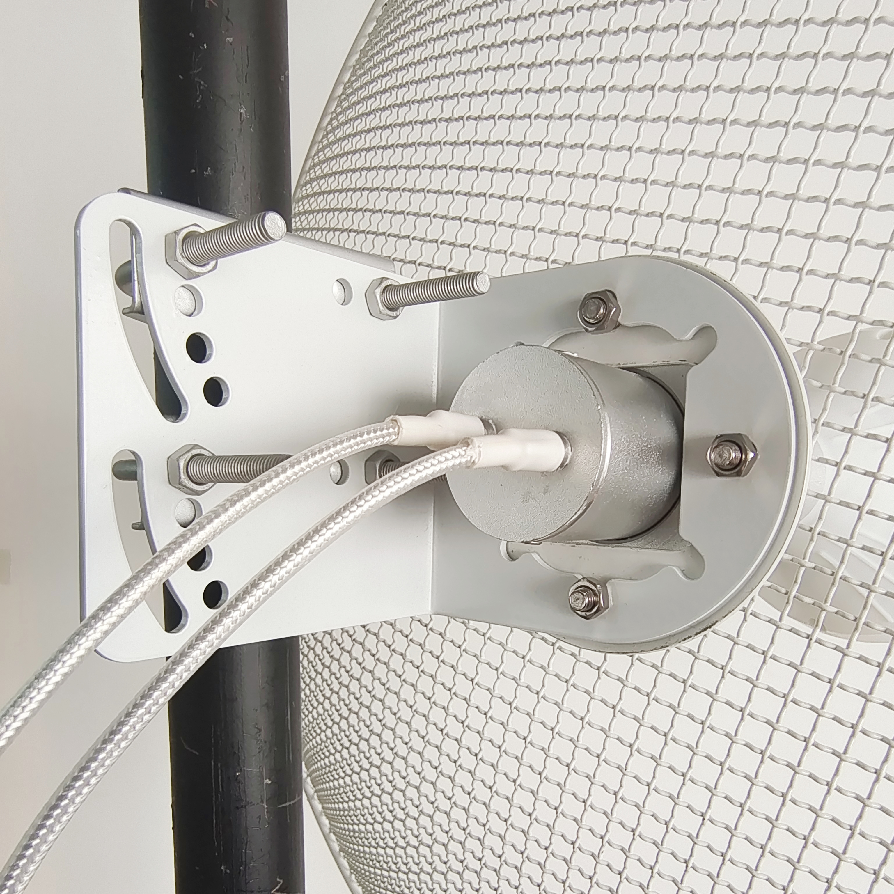 1.7-4.2 GHz 2*22dBi Die Cast Hyperbolic Mesh Parabolic Antenna 2x2 MIMO ...