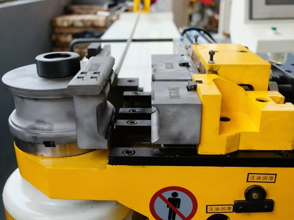 63 CNC Semi-Automated Tube Bender Machine Doblado De Tubos Hydraulic ...