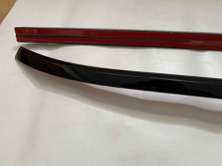 Plastic Roof Rack Roof Rails Black and Silver Color Pasted on Top Roof ...