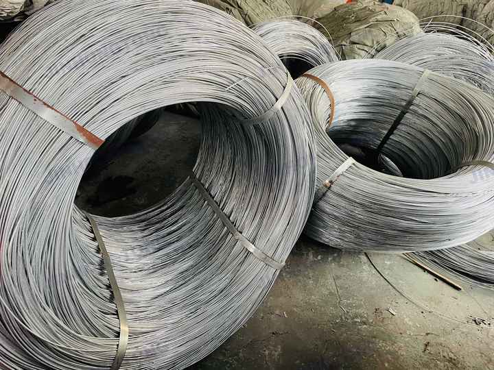High Quality Hot-Dip Galvanized Iron Wire BWG16 GI Wire BWG 20 BWG21 ...