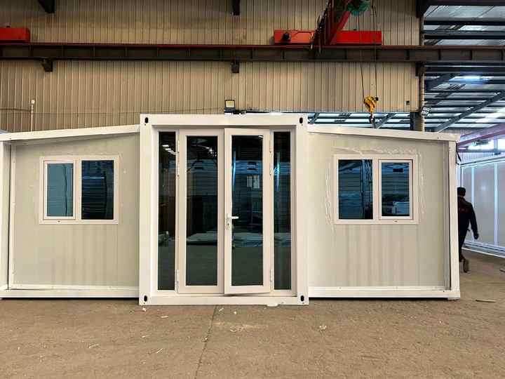 20ft Luxury Prefabricated Steel Container House - Mobile Living