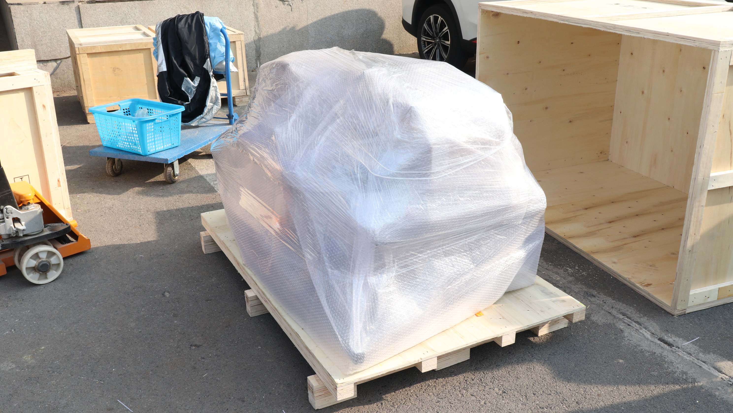 AVT-W9D Robotic Chassis - 100kg Payload & Smart Navigation