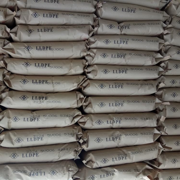 LLDPE 7635 - High Gloss, High Flow Injection Molding Resin