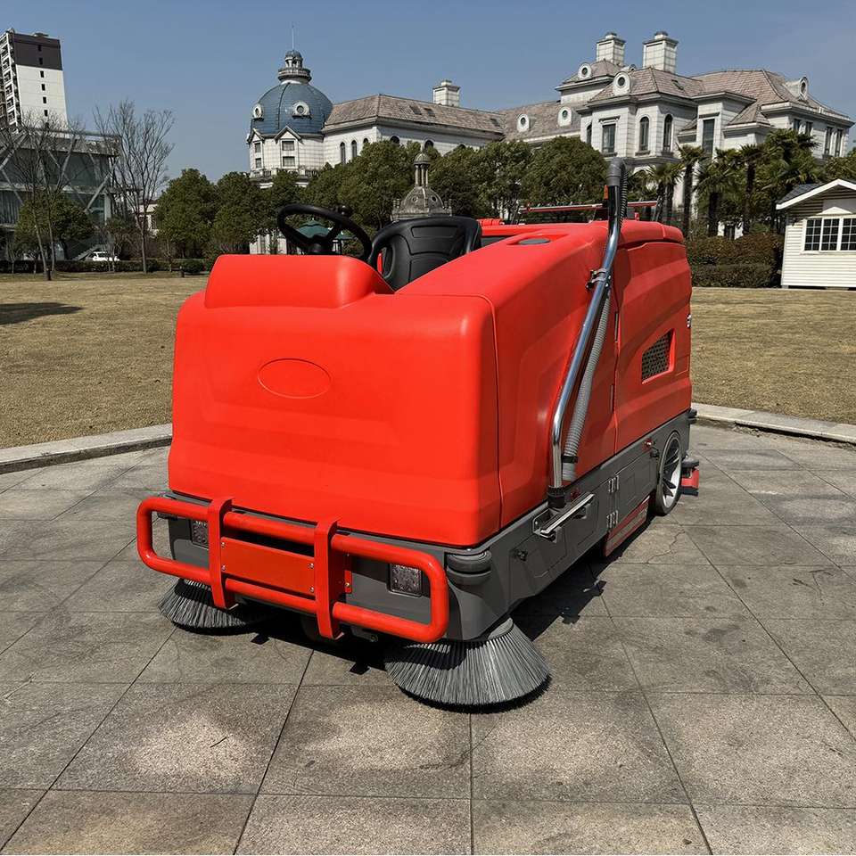Battery Operated Combines the Functions of Sweeping and Scrubber Dryer ...