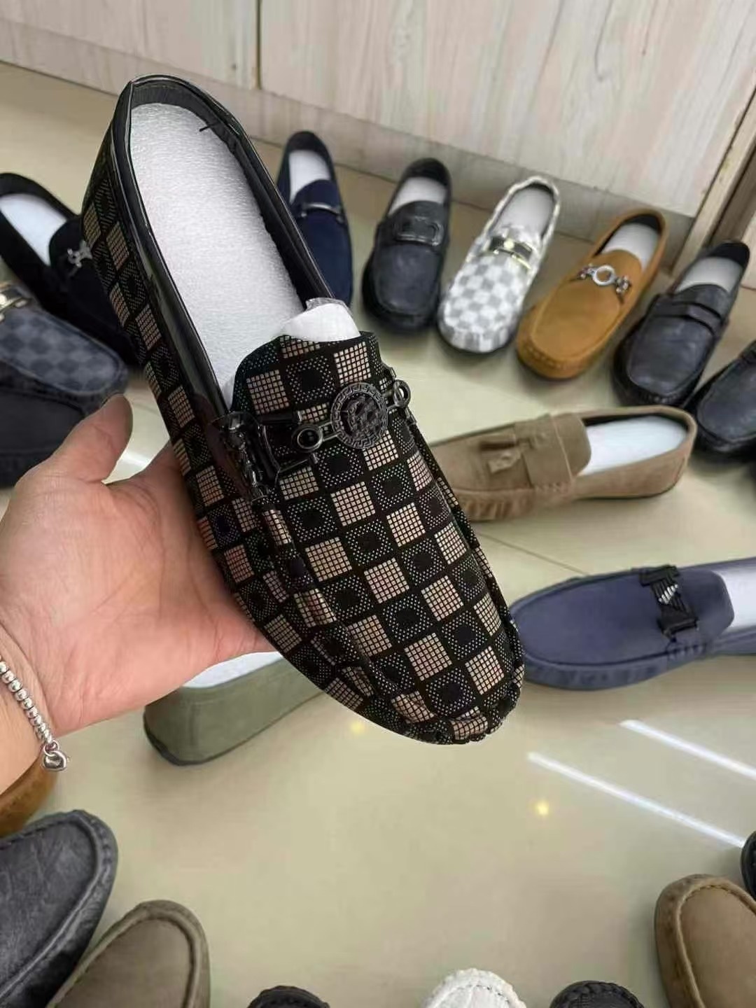 Shoes Stock - Wholesale Original Branded & Sports Shoes