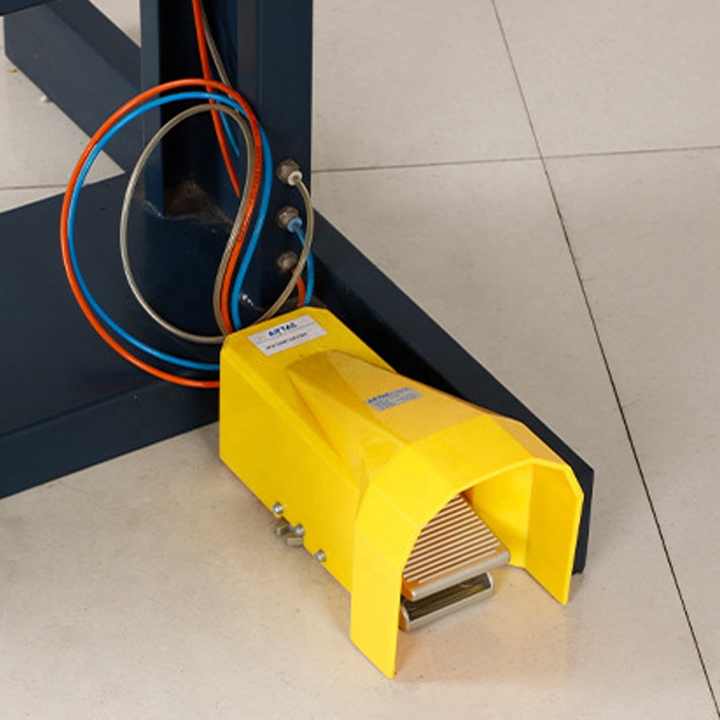 Pneumatic Frame Moulding Joiner Machine - Automatic & Efficient
