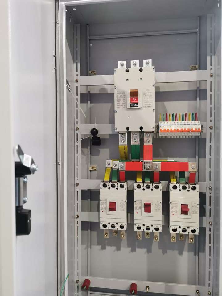 LV Switchgear Cabinet 630A 8/12/20 Sockets Outdoor IP66 Reactive Power ...