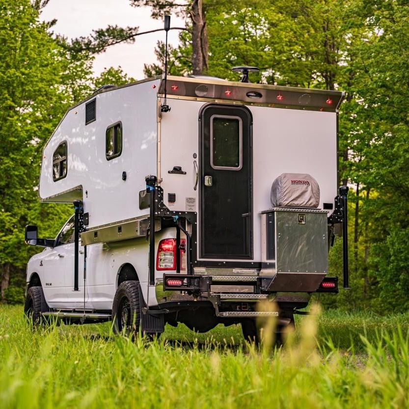 2024 4X4 Expedition Truck Camper Fibra de vidrio Truckhouse Remolque de ...