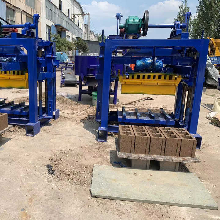 Kaidong QT4-40 Cement Brick Making Machinery Domestos Block Maquinas ...