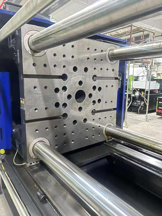 Second Hand Injection Molding Machine MA1600II Plastic Injection ...