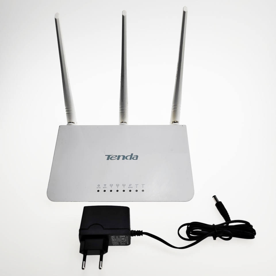 Used Tenda Wireless Router F3 Ver6.0 2.4G Wi-Fi 300Mbps 無線中継器