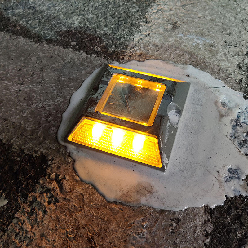 K-Lite Solar Pavement Marker & Road Stud for Traffic Safety Over 500m ...