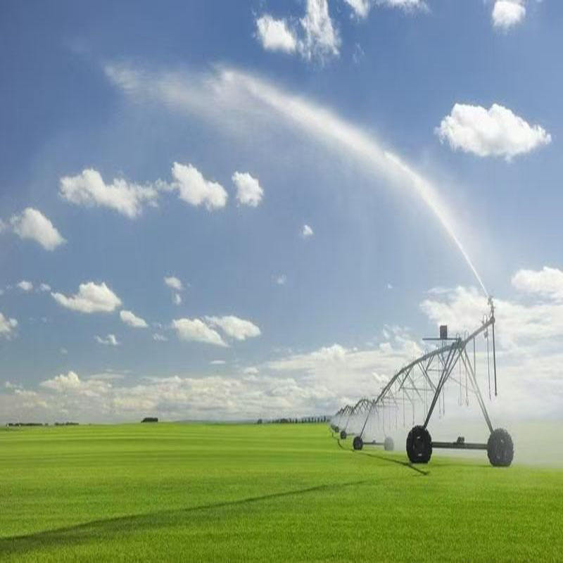 Metal Hub Irrigation Machine 80ha Solar Powered for Middle East Alfalfa ...