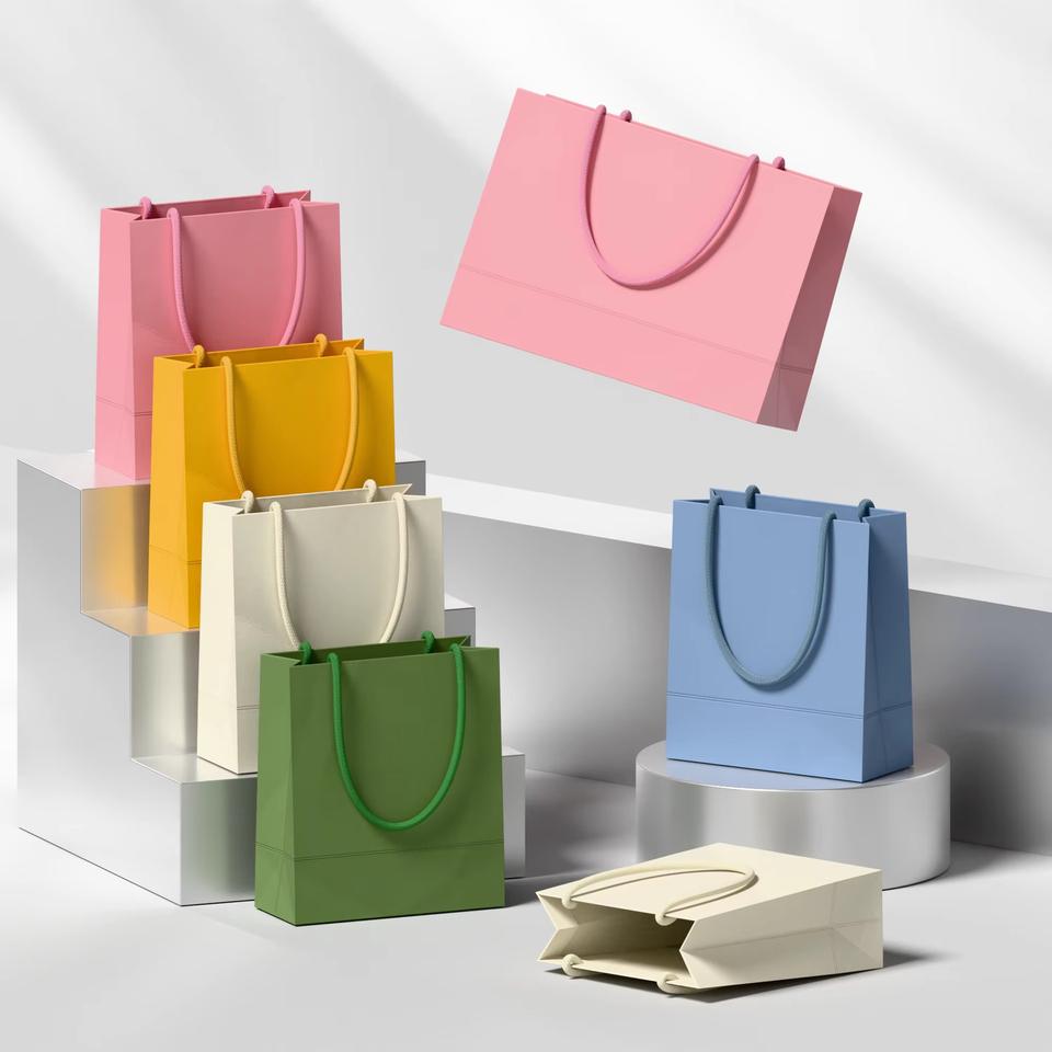 Customized Paper Bags Gift Bag: Luxury Cardboard Shopping , Glossy ...