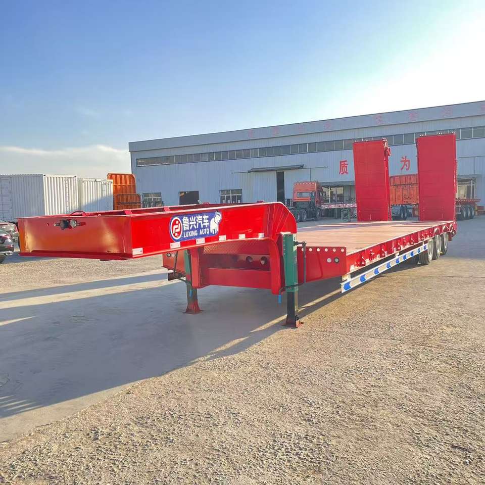 Professional Manufacturer's Steel Low-bed Three-axis Truck Low-bed Semi-trailer, Suitable for ...