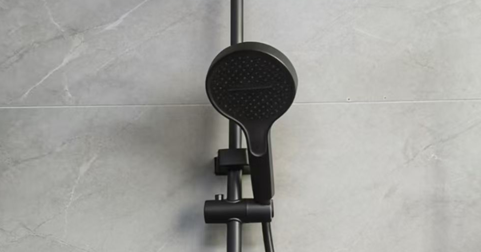 Surface-mounted Modern Simple Design Polished Soft Shower Head Set ...