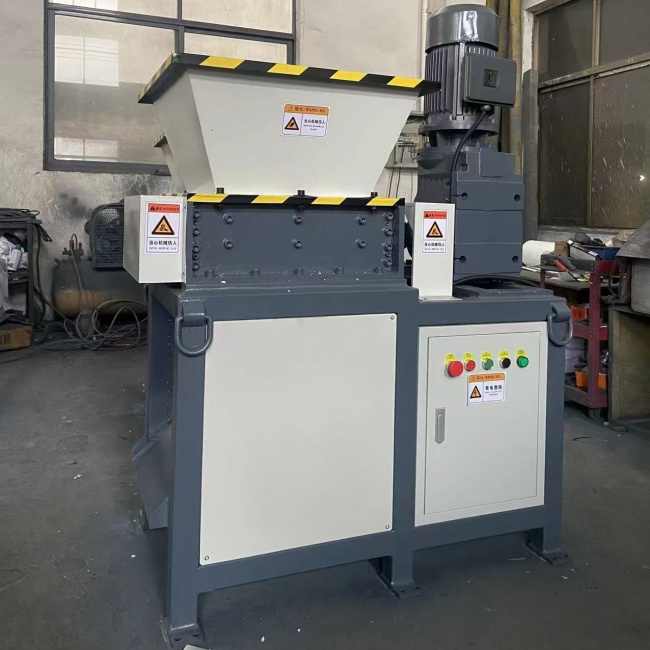 High Quality Automatic New Type Mini Shredder Aluminium Recycling on ...