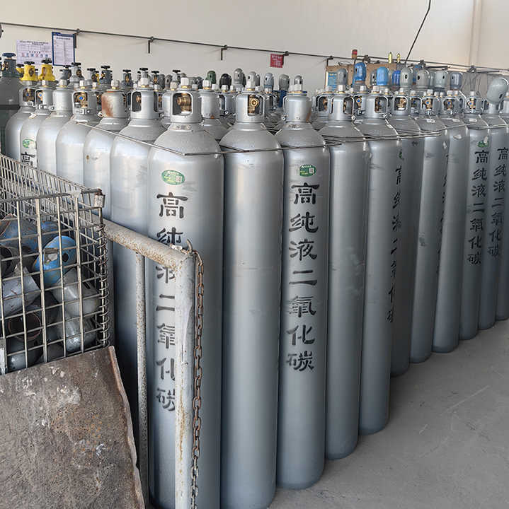 Refillable Helium Tanks - Ideal for Balloons & Medical Use