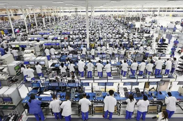 Discover iPhone 13 Pro Max vs S22 Ultra Display | Samsung Screen Comparison