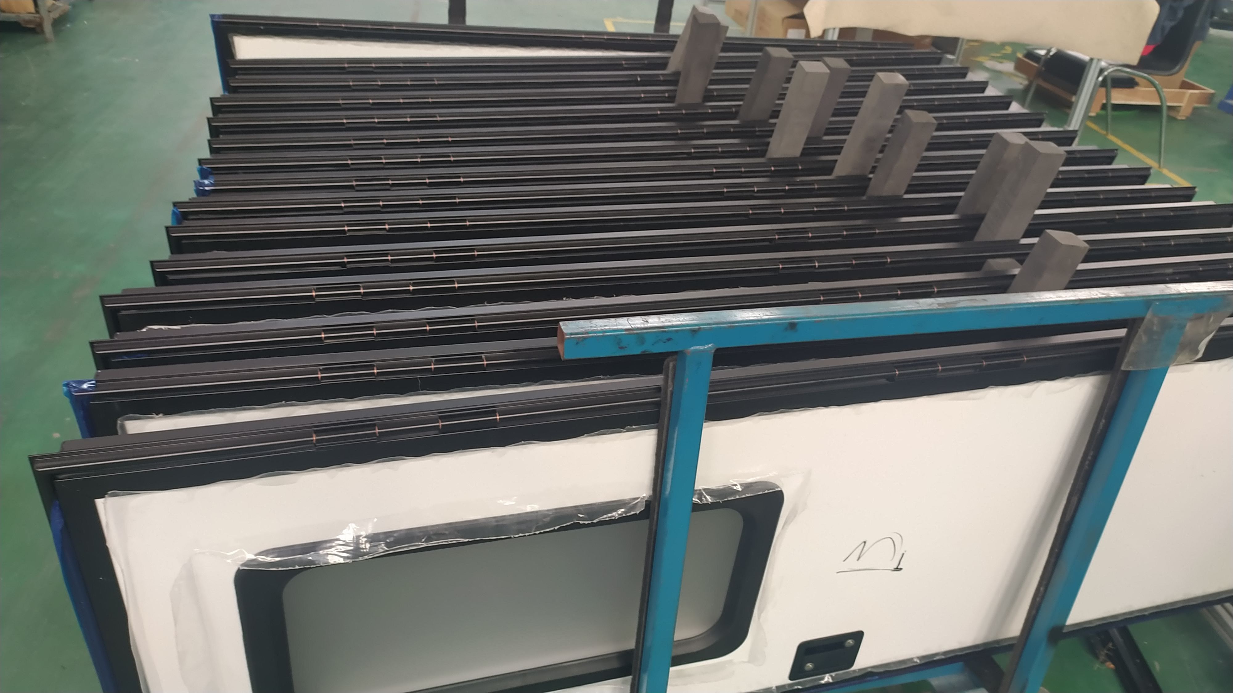On Sale Alibaba Campers Bifacial Solar Panels Up to 350W | Alibaba.com