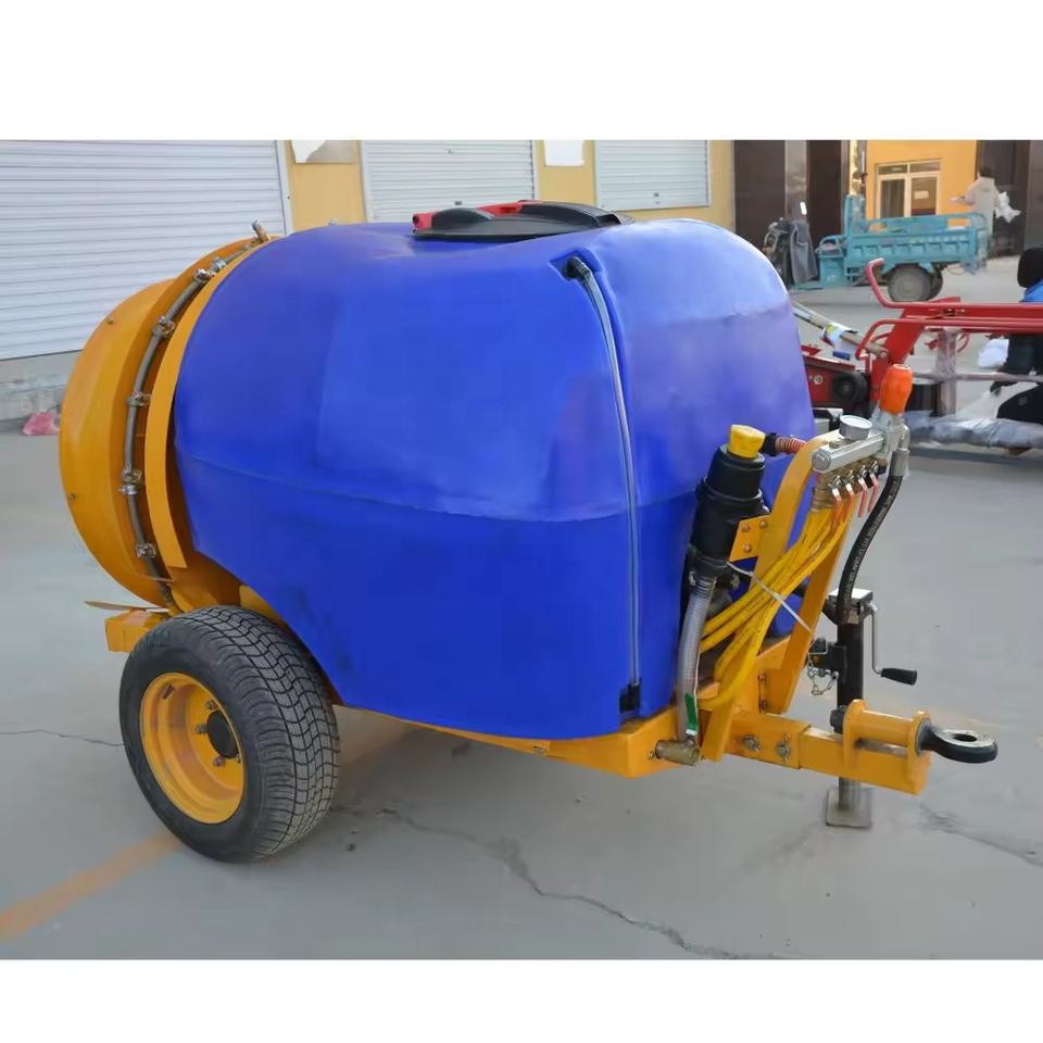 Factory Price 800L 1000L-2000L Tractor Spraying Equipment Field Air ...