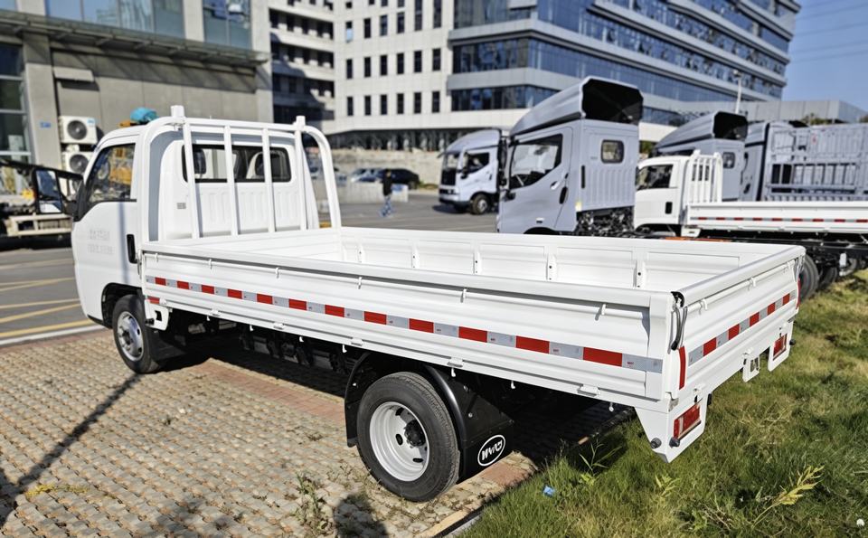 BYD T4 2026 Electric Light Truck 330km 62.4kWh Battery Technology ...