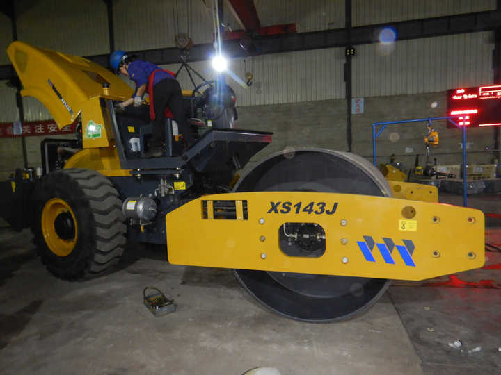 Single Drum Vibratory Road Roller for 14.3 Ton Soil Compactor XS143J ...