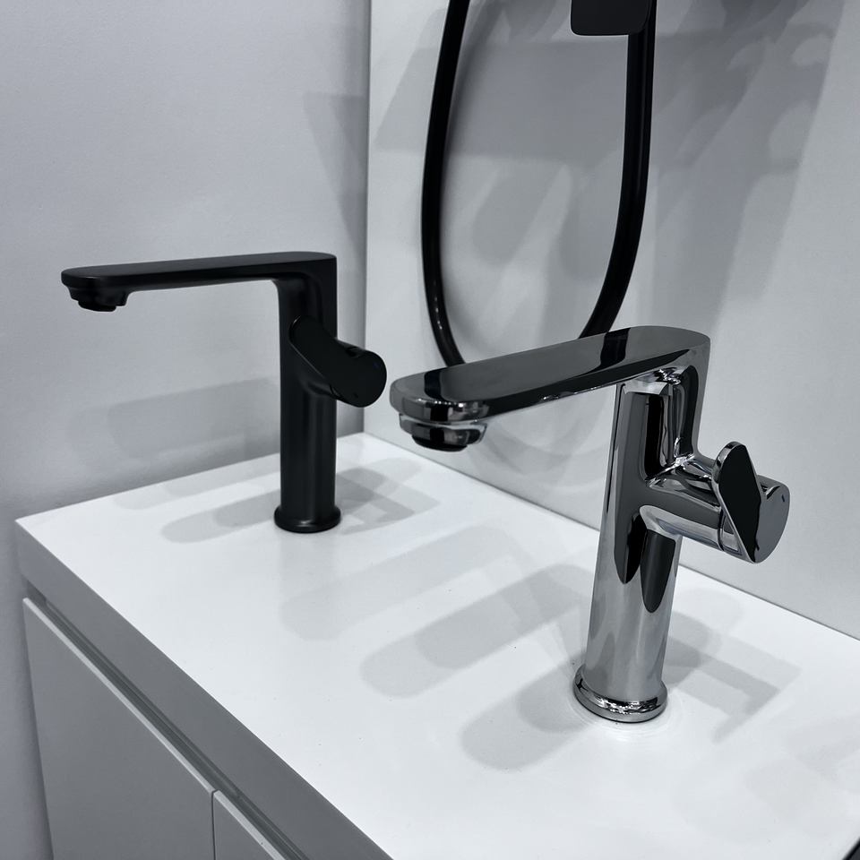 Modern Bedroom Sanitary Ware Bathroom Silver Plated Deck Mounted Faucet ...