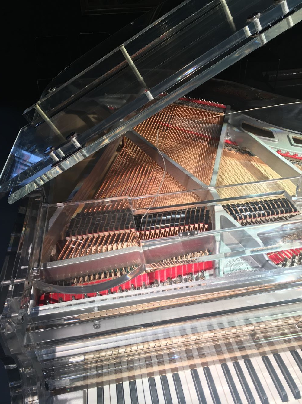How to Choose the Best Transparent Piano for Your Needs