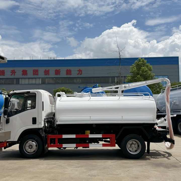 Isuzuu 4x2 5000 Liters Septic tank Mini Fecal Suction Truck Vacuum ...