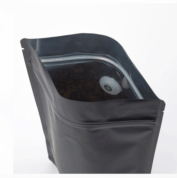 Universal Snacks - High-Protein Eco-Friendly Pet Treats