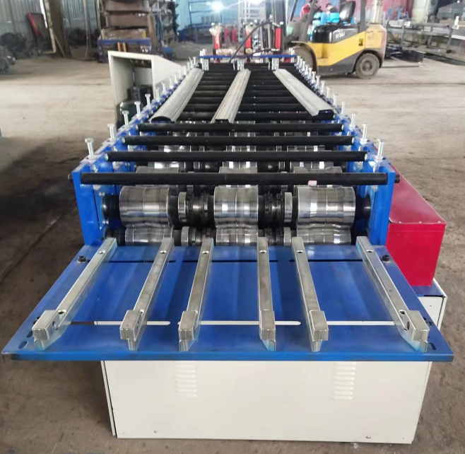 2025 Fully Automatic Metal Fence Making Machine Metal Fence Post Dura ...